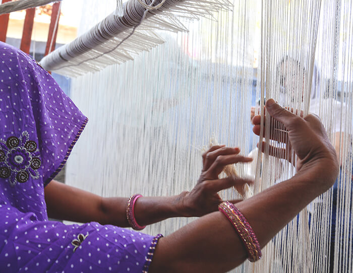 Hand-Knotted vs. Hand-Tufted Rugs: Key Differences & Benefits